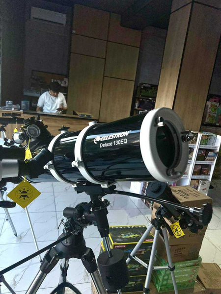 Телескоп Celestron Deluxe 130 EQ / teleskop / magazin