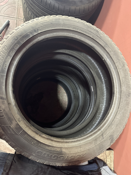 Goodyear 235/50/19 екунокс