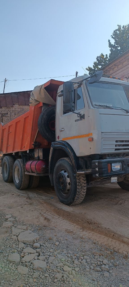 Kamaz   sotiladi