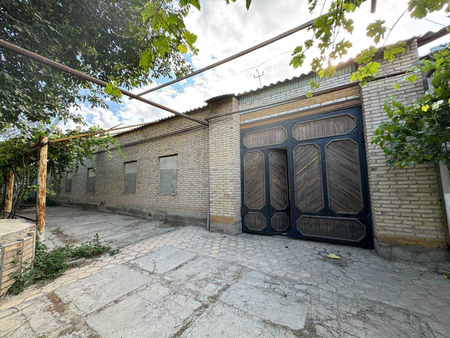 Tayyor 15 sotiqli hovli sotiladi.