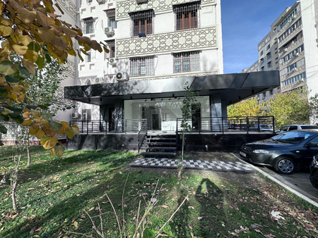 Сдается помещение 121 кв ор: Госпитальный рынок , торец фасад 18м