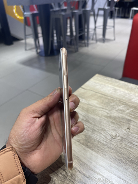 İphone 8 plus 64 gb