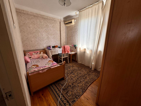 Продается квартира 3хкомнатная Госпитальный рынок