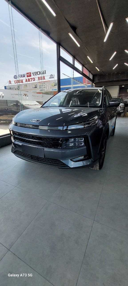 JAC JS6  этиборингиз марказида