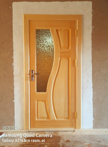 Eshiklar tayyorlaymiz:Tabbiy yog'ochdan qilanadi