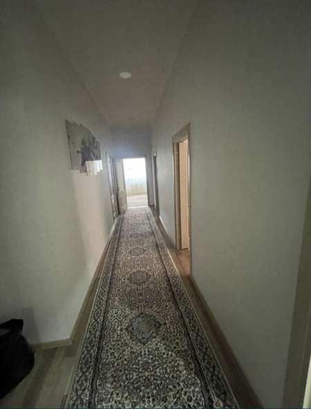 Arendan bel tepa 3 xona 600$
Хамма шароит бор. 
Мебел 
Тв 
Хол