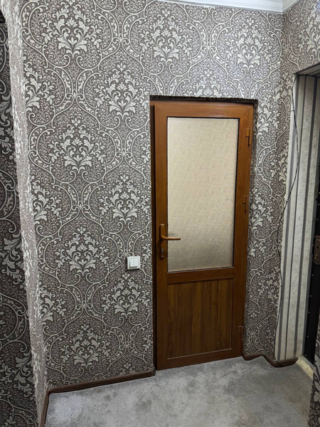 Продается 1 линия Максим Горький Ориентир Капитал Банк и Кафе Быстро