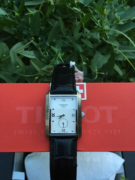 Tissot 1853 Diplomat Soat watch chasi sotiladi.