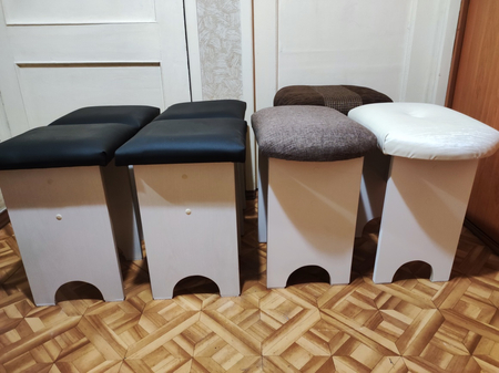 Мягкие большие  табуретки