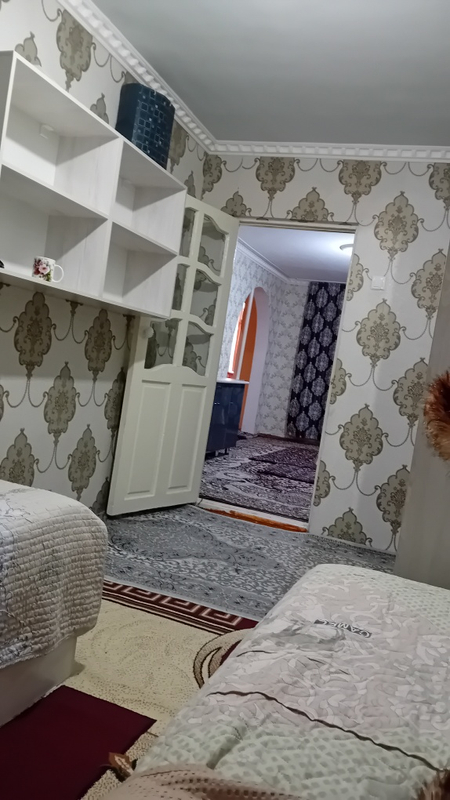 Uy sotiladi 2 qavat 2 xonali yevro remont  gaz sver suv bor
