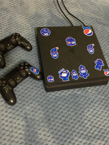 PlayStation 4 slim 800+