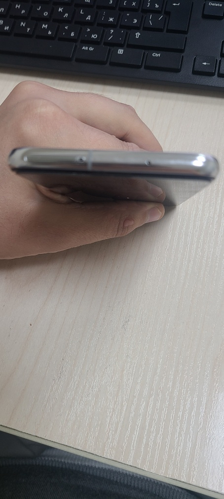 Продам  samsung  galaxy  s10e 8/256  Американский  версия snapdragon