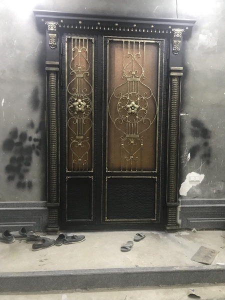 Ковний и хайтек калитка