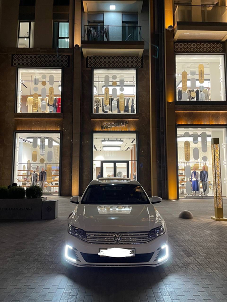 Volkswagen E-bora 2020