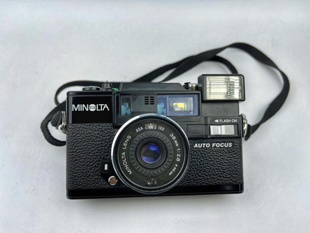 Пленочная камера Minolta