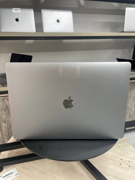 Американский MacBook Pro