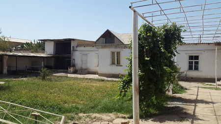 Hovli uy sotiladi. Срочно продается дом