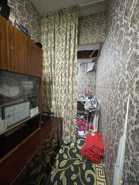 В районе Юнусабад 10 квартале продается 2 ком квартира (J 2022)