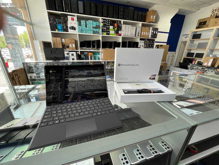 Продам Surfase Pro 7 I5 10 Gen 8-128 GB + чехол и клавиатура Рассрочка