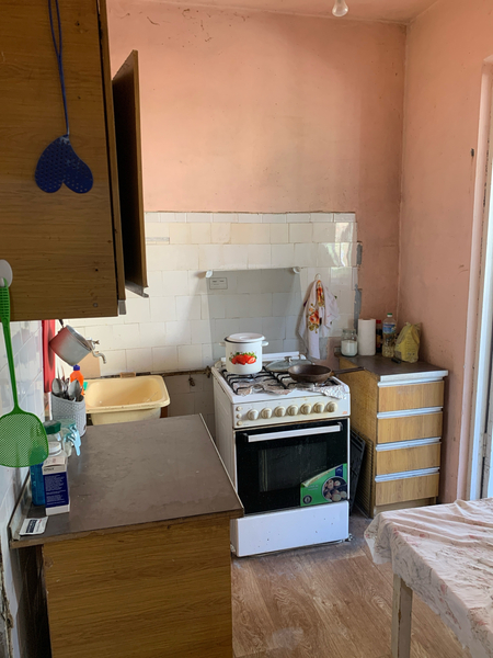 Срочно Юнусабад 11 кв .Своя 3х комн 2 этаж 4 этажн дом. за банком НБУ.