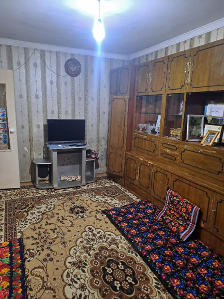 Срочно продают 3 компания 2 этаж. Троицк чириз банк мужна