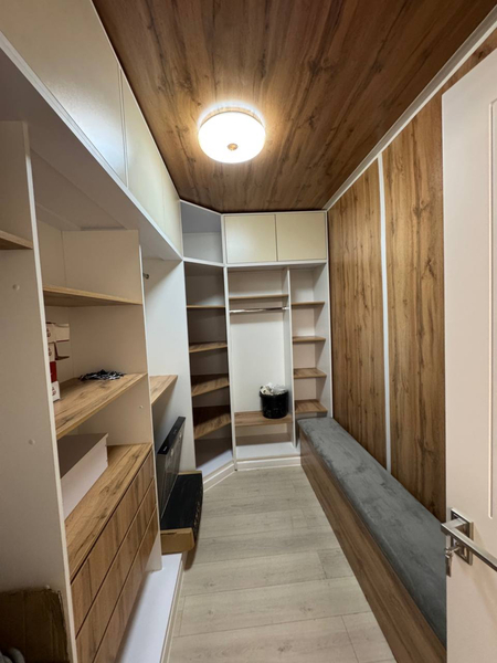 Продам квартиру Ц-5 Пожарка метро минор 4х ком 215м2