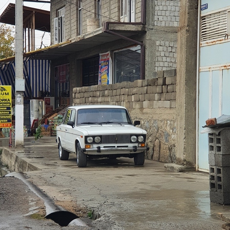 Vaz2106 sotiladi