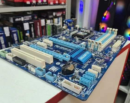 Материнская плата 1155 Gigabyte GA-H77-DS3H DDR3