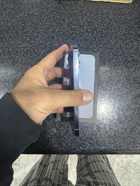 iphone 13 pro 256g holati zor iwlawi yahwi bitta aybi bor oqip qlila