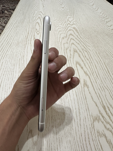 Iphone xr 4/64 white