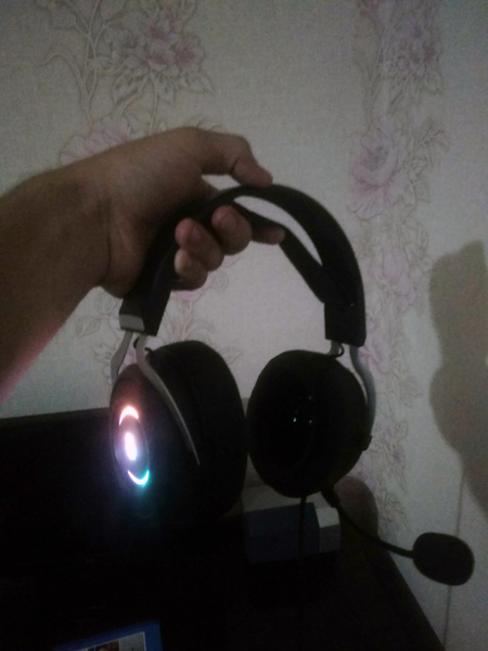 Quloqchin , Naushnik . Stream uchun
