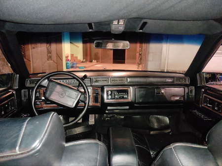 Cadillac Deville 1989  года в идеальном состоянии