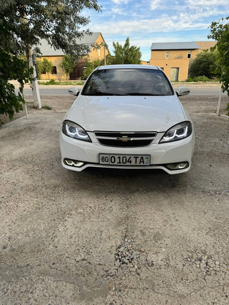 Gentra 1.5 srochna sotiladi