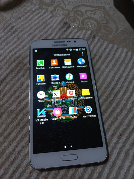 Samsung telefon 16GB