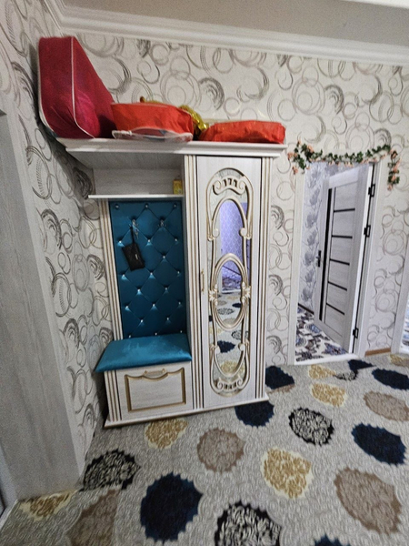 3 хонали 4-этажда жойлашган  квартира ижарага берилади