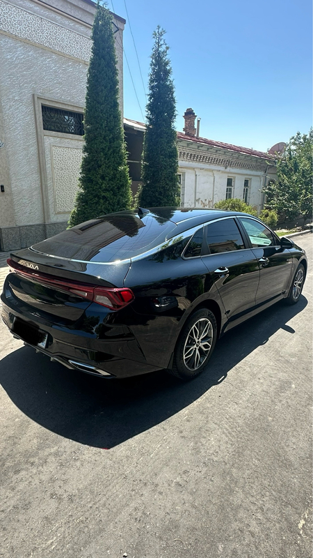 Kia k5 sotiladi