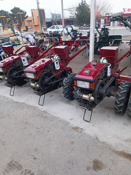 196 Zubr traktor