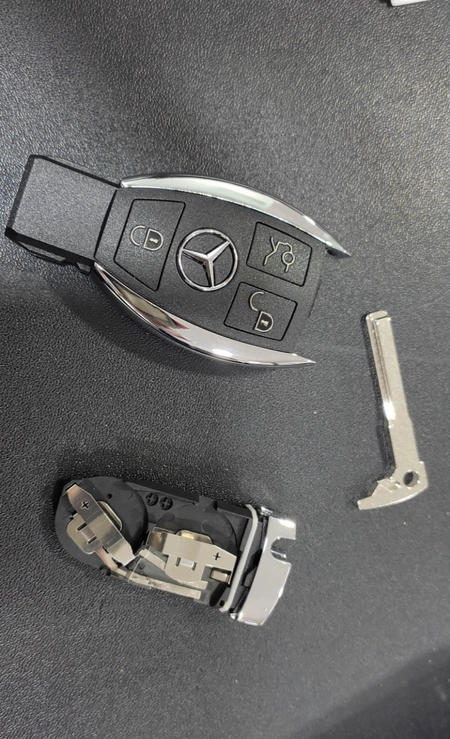 Чехол на ключ от Mercedes рыбка