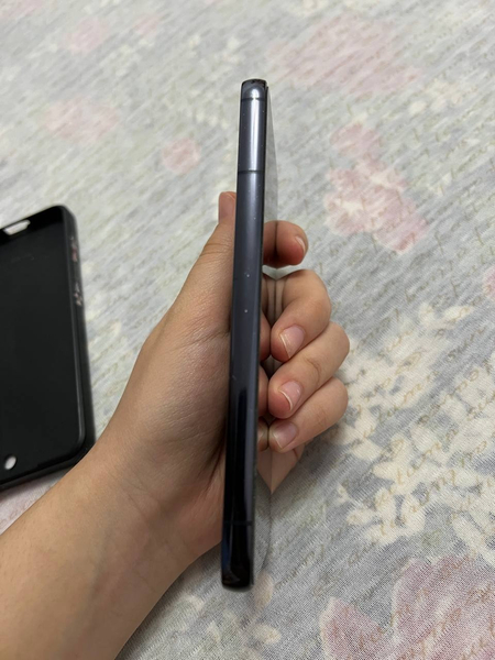 Samsung s22 holati yahshi