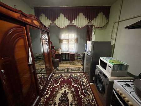 1 xonali 40m² 2-qavat uy sotiladi