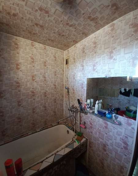 Продается квартира на 19 квартале Чиланзарского района. 3*4/3/4