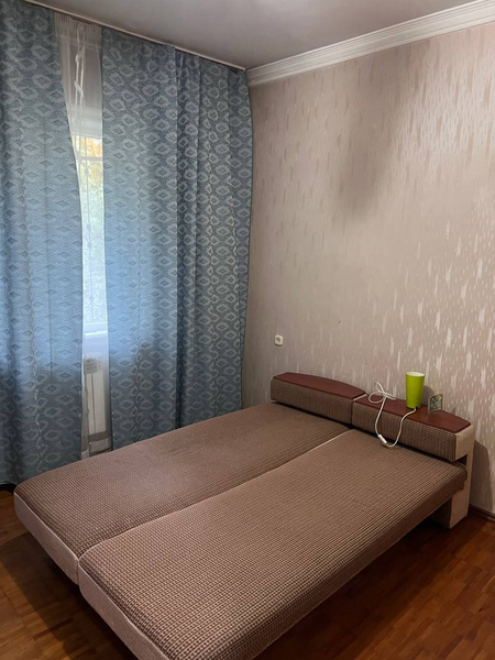 Продается 4 ком квартира метро новза ( метро Хамза) срочно
