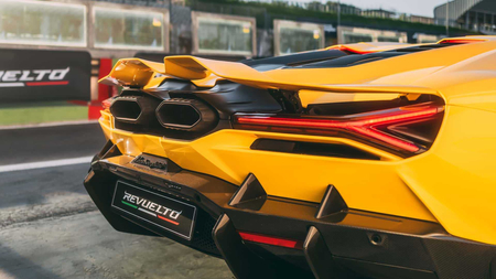 Lamborghini Revuelto