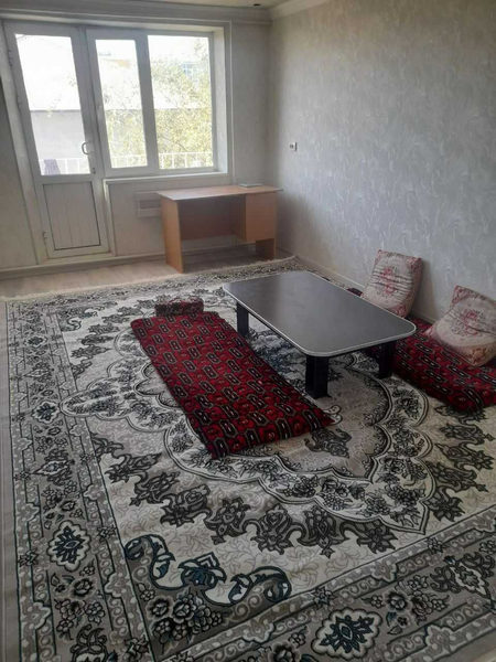 Urganch shahar  Gurlan ko'chasi Rayxon bozar yonida...