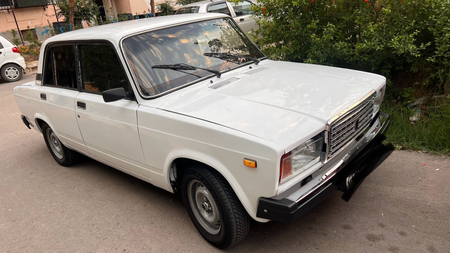 Vaz 2107 sotiladi