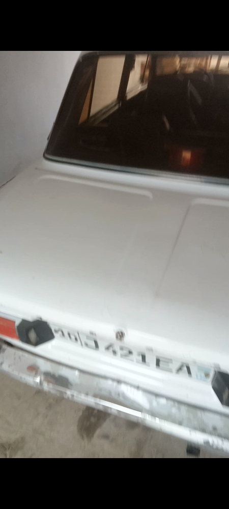 Vaz 2106 sotiladi 1300$
