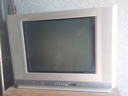 Teлевизор LG flatron
