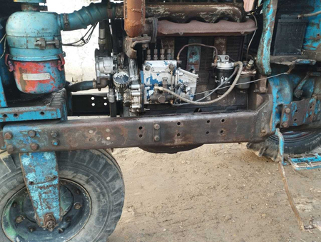 Traktor sotiladi  Markasi T28