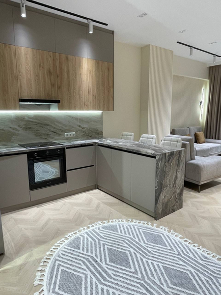 Продается 2 ком. На 7 этаже Акай Сити с обстановкой Akay city