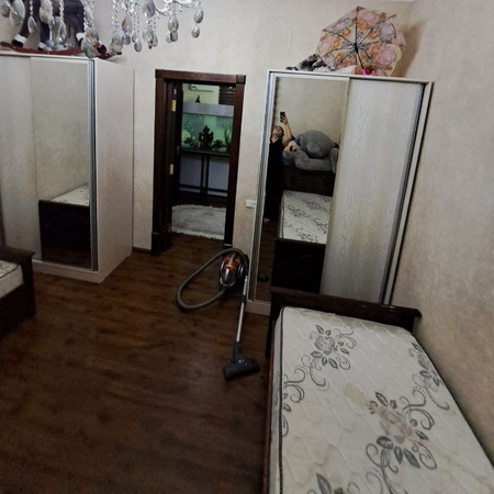 Срочно продаётся  шикарный 3-комнатная квартира 4-этаж ориентир город